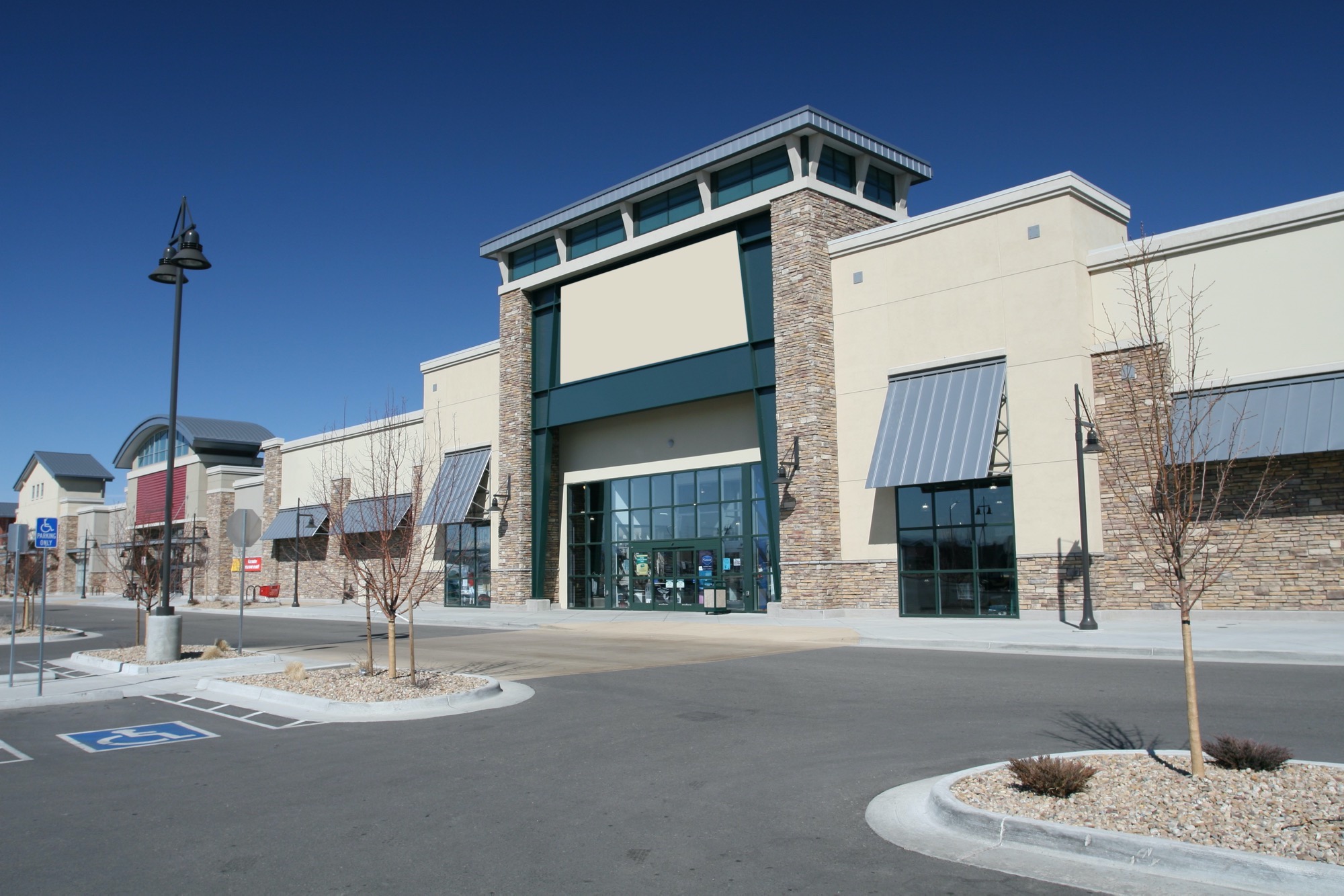 Retail Data Analytics, Insight & Performance - Moody's CRE