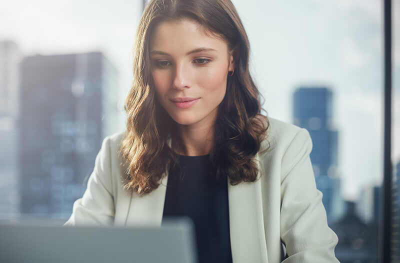 Commercial Real Estate Solutions: Brokers - Moody's CRE